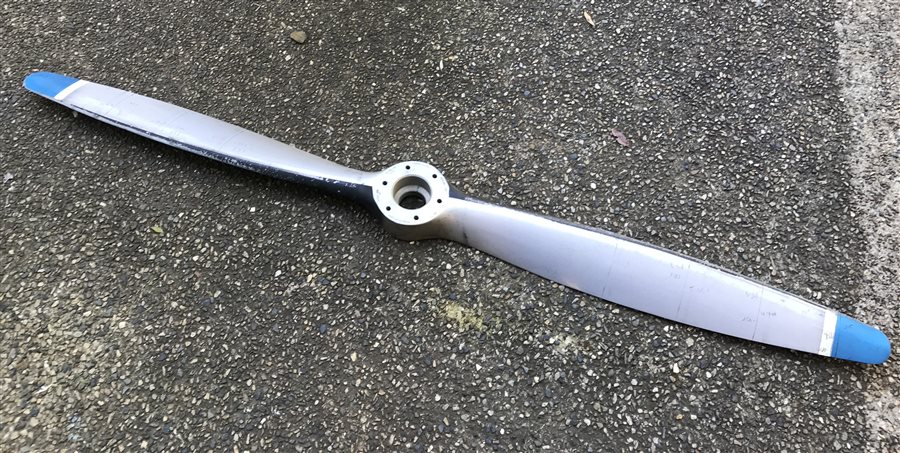 Propellers Serviceable - Propeller, spinner, back plate, bolts ...